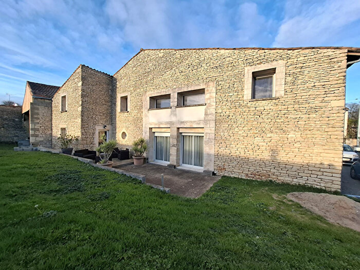 Maison à vendre - Mauzé-sur-le-Mignon - 6 pièces - 3 chambres