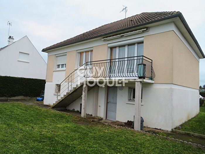 Maison à louer - Azé - 5 pièces - 3 chambres