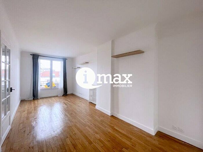 Appartement à louer - Centre Ville, Suresnes - 3 pièces - 2 chambres