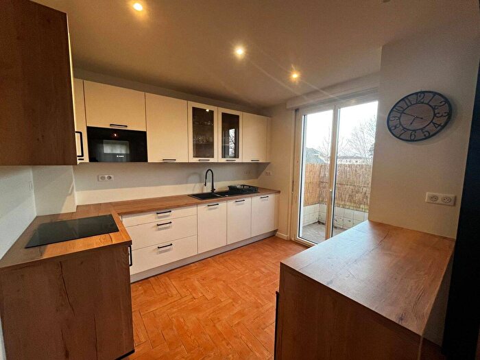 Appartement à louer - Sud Ouest, Divonne-les-Bains - 3 pièces - 2 chambres