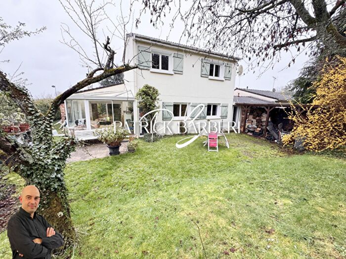 Maison à vendre - Menucourt - 7 pièces - 5 chambres