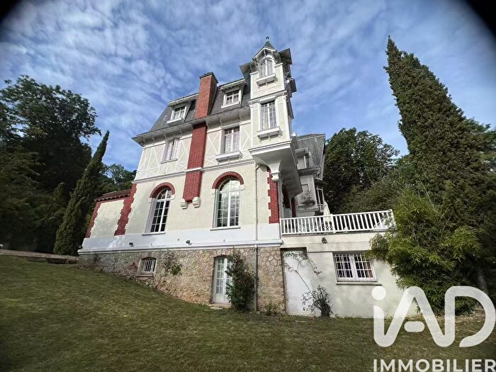Maison 11 pièces à Louveciennes, à vendre