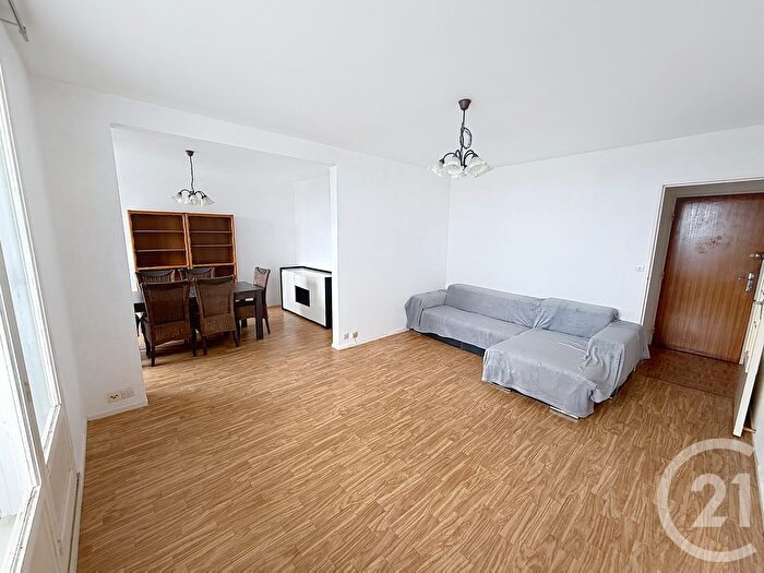 Appartement à vendre - Fleury-les-Aubrais, Centre-ville, Lamballe - 4 pièces - 3 chambres