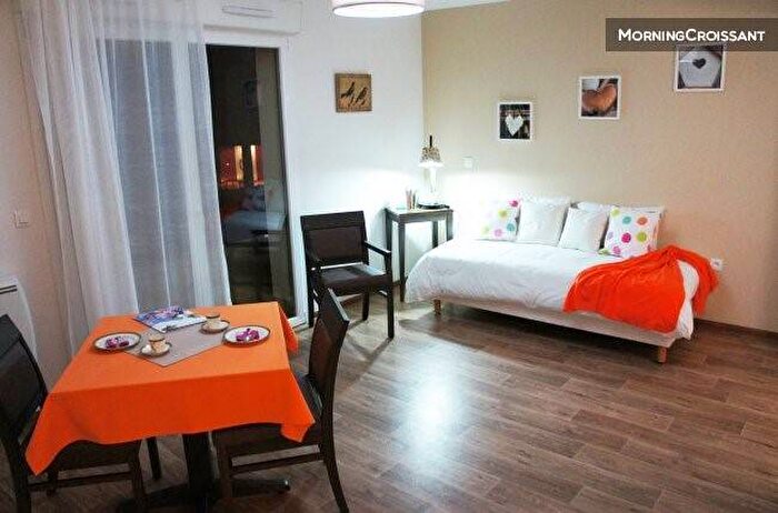 Appartement à louer - Centre-Neuf Bourg-Quesnoy-Delsaux-Musée-Cannoniers-Gare, Valenciennes - 1 pièce