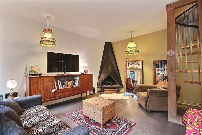 Buttes Chaumont, Paris 19ème arrondissement : Appartement 2 pièces à louer