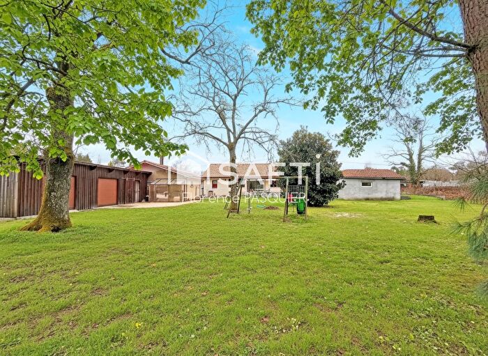 Maison à vendre - Le Pian-Médoc - 5 pièces - 3 chambres