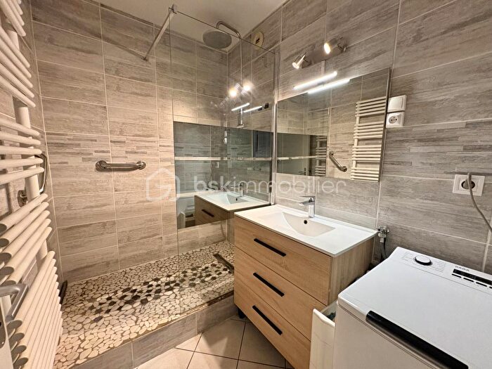 Appartement 4 pièces à Saint-Symphorien-dOzon, à vendre