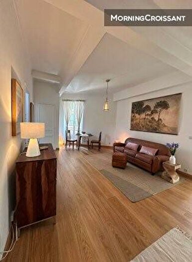 Appartement à louer - Le Port, Nice - 2 pièces - 1 chambre