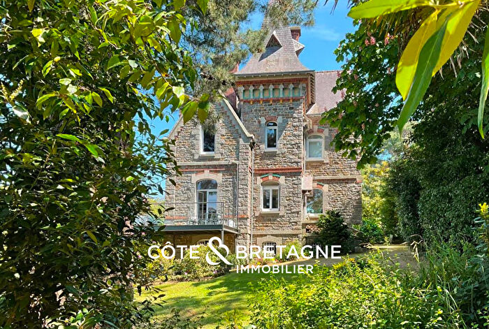 Maison à vendre - Saint-Brieuc - 9 pièces - 6 chambres