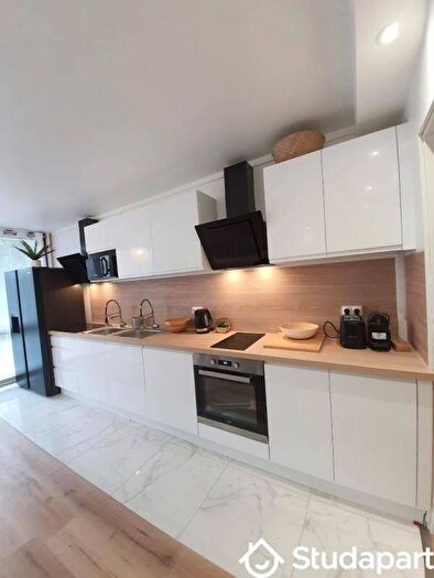 Appartement 1 pièce à louer à Clairieres-Chateaux-Zone Agricole, Cergy