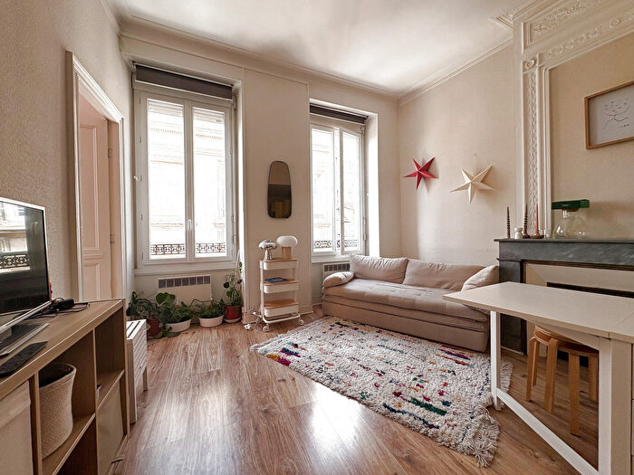 Appartement 3 pièces à Bordeaux, Victor Hugo, à louer
