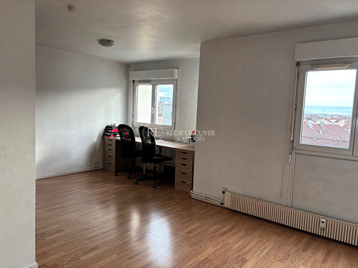 Appartement à louer - Villeurbanne, Charmettes - 1 pièce