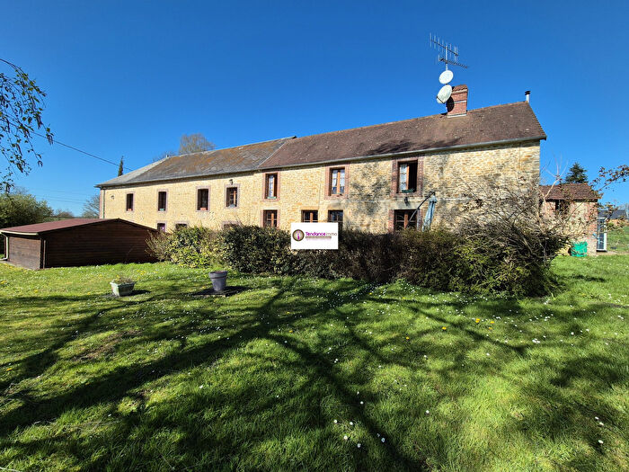 Maison à vendre - Mortagne-au-Perche - 8 pièces - 6 chambres