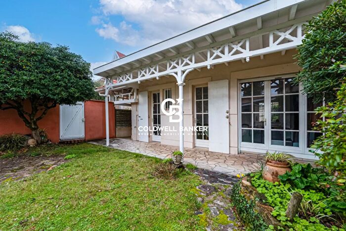 Appartement à vendre - Arcachon, Centre-ville, La Chapelle, Gare - 4 pièces - 2 chambres