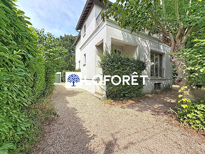 Maison 6 pièces à louer à Le Vésinet, Charmettes, Merlettes
