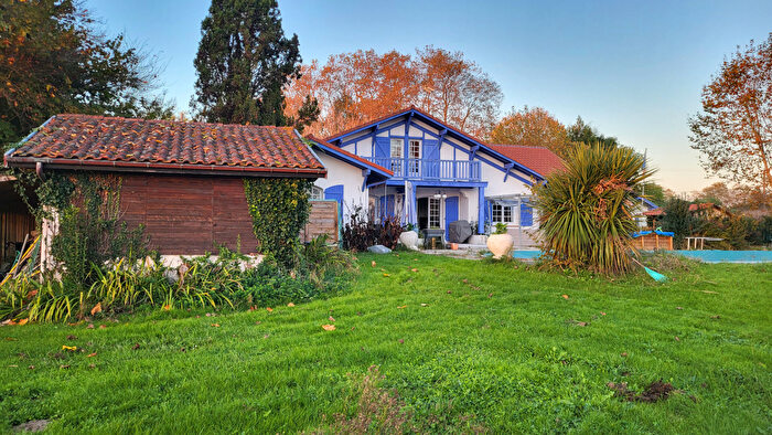 Maison à vendre - Saint-Martin-de-Hinx - 7 pièces - 4 chambres