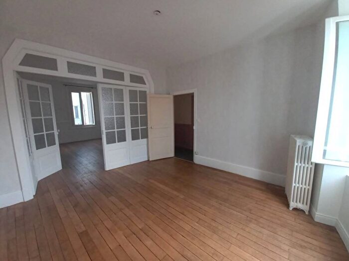 Appartement à louer - Cité Bretonnie-Chatelet-Favieres-Conches, Montluçon - 3 pièces - 2 chambres