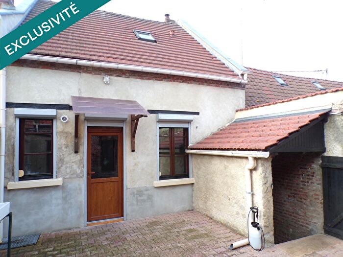 Maison à vendre - Tricot - 3 pièces - 2 chambres