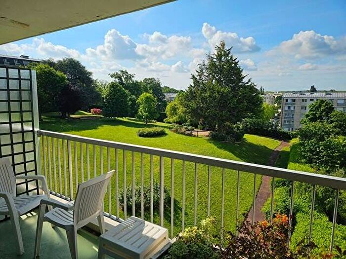 Appartement à louer - Versailles - 4 pièces - 2 chambres