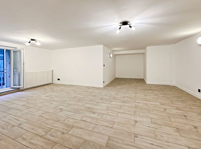 Appartement à louer - Paris e , Château dEau, Lancry - 4 pièces - 3 chambres