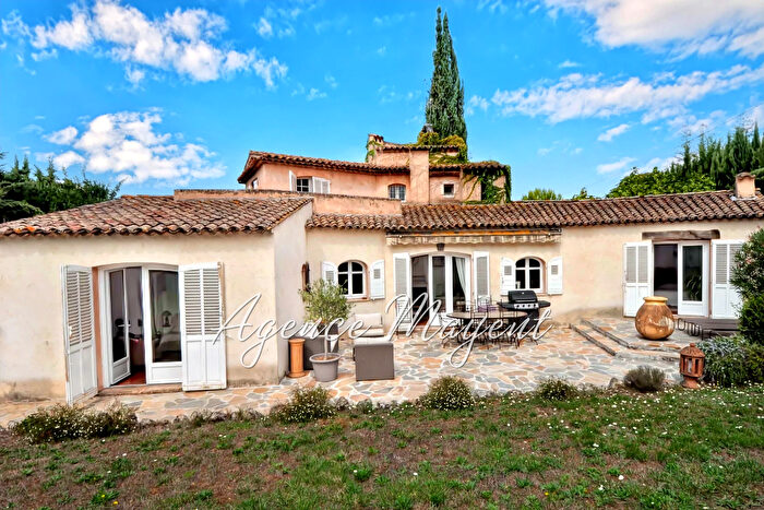 Maison 5 pièces à vendre à Mougins, Le Colombier, Colombe, Cabrières, Le Bordé