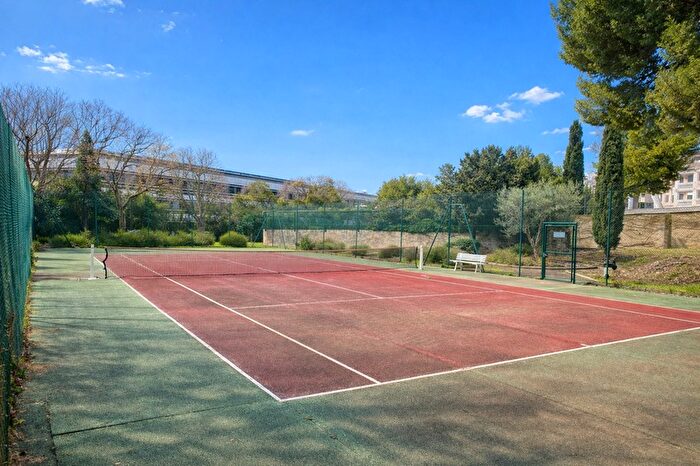 Appartement à vendre - Marseille e , Mazargues - 3 pièces - 2 chambres