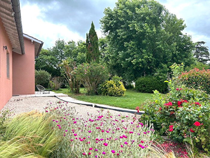 Maison 5 pièces à vendre à Saint-Étienne-de-Tulmont