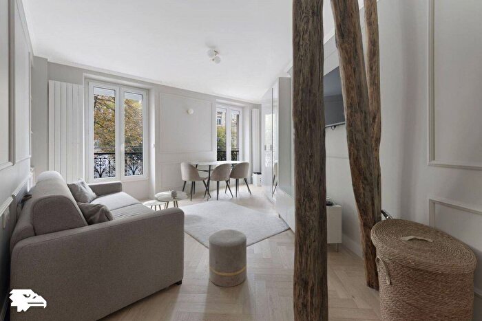 Ternes-Maillot, Paris ème arrondissement : Appartement 1 pièce à louer