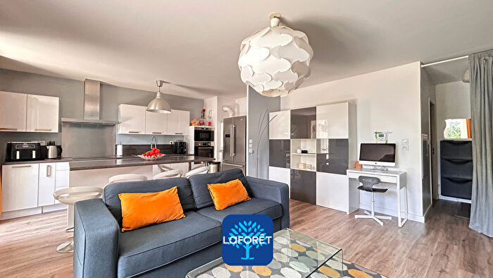 Appartement 4 pièces à Saint-Priest, Berliet, à vendre