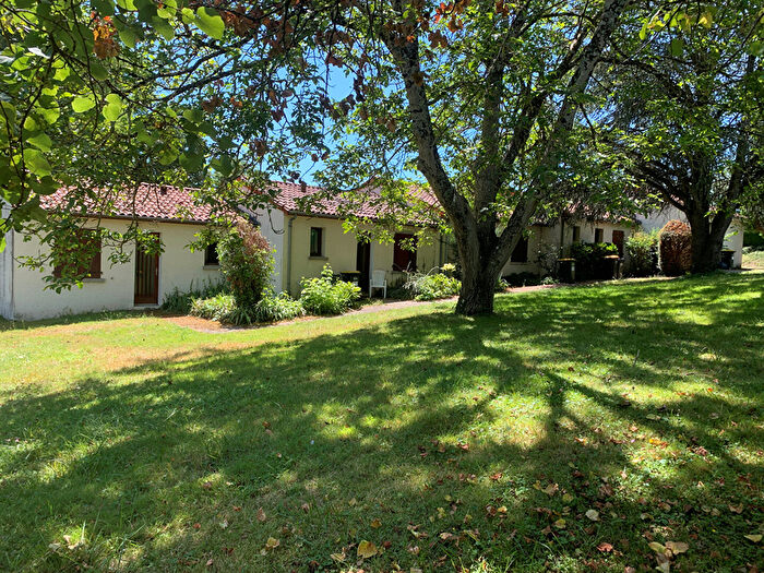 Maison à vendre - La Roche-Posay - 6 pièces - 4 chambres