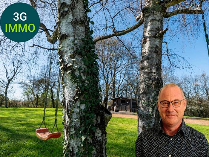 Maison à vendre - Châtillon-sur-Chalaronne - 5 pièces - 4 chambres