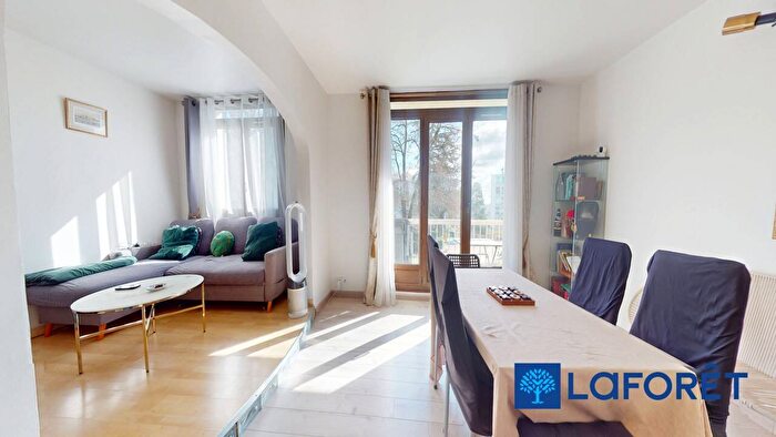 Appartement à louer - Ablon-sur-Seine - 4 pièces - 2 chambres