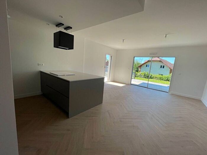 Appartement 1 pièce à Échenevex, à louer