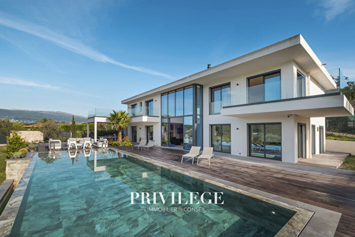 Maison à vendre - Mougins, Saint-Martin, Jylloue - 8 pièces - 6 chambres