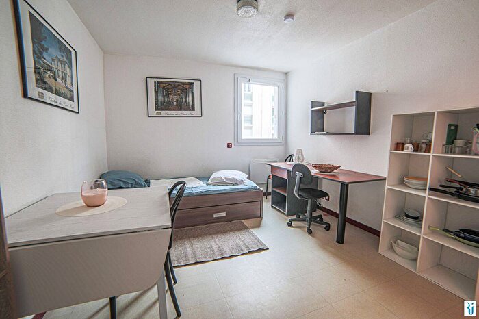 Saint Marc-Croix de Pierre-Saint Nicaise, Rouen : Appartement 1 pièce à louer