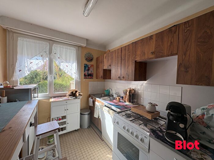 Appartement à vendre - Quartiers Nord-Est, Jeanne dArc - 3 pièces - 2 chambres