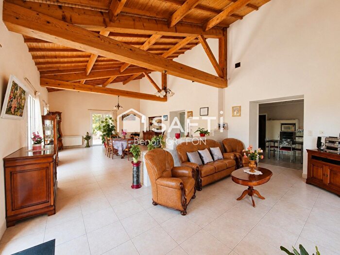 Maison 6 pièces à vendre à Saint-Martin-des-Tilleuls