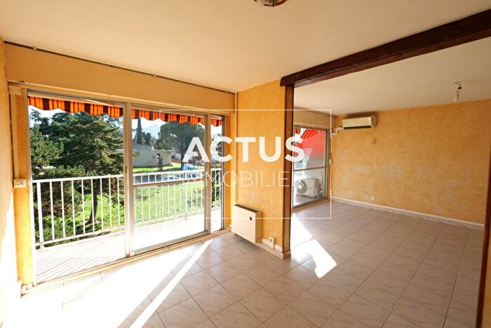 Appartement à vendre - Salon-de-Provence, Canourgues - 6 pièces - 4 chambres