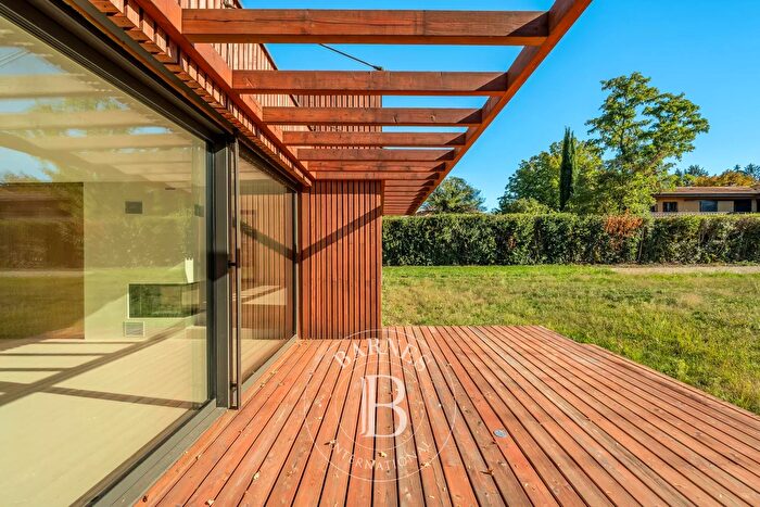 Nernier : Maison 10 pièces à vendre