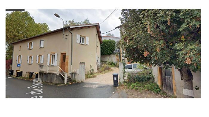 Maison 4 pièces à louer à Sourcieux-les-Mines