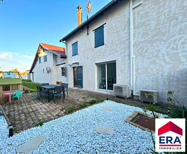 Maison à vendre - Veyrins-Thuellin - 5 pièces - 4 chambres