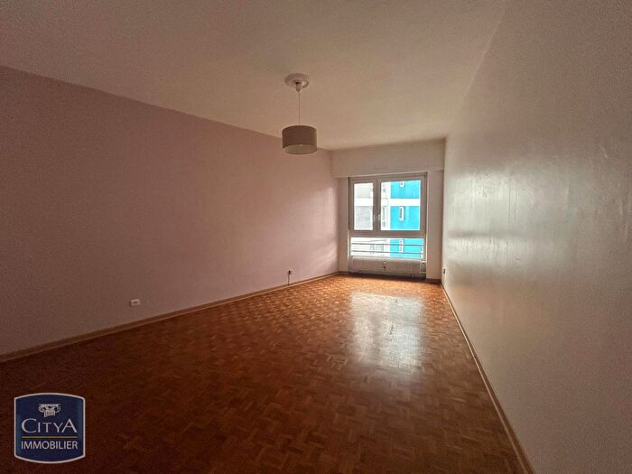 Appartement à louer - Strasbourg, Neudorf, Etoile, Gare, Schluthfeld - 2 pièces - 1 chambre