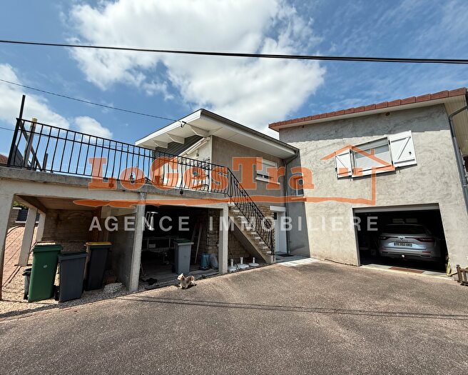 Maison à vendre - Vittel - 5 pièces - 3 chambres