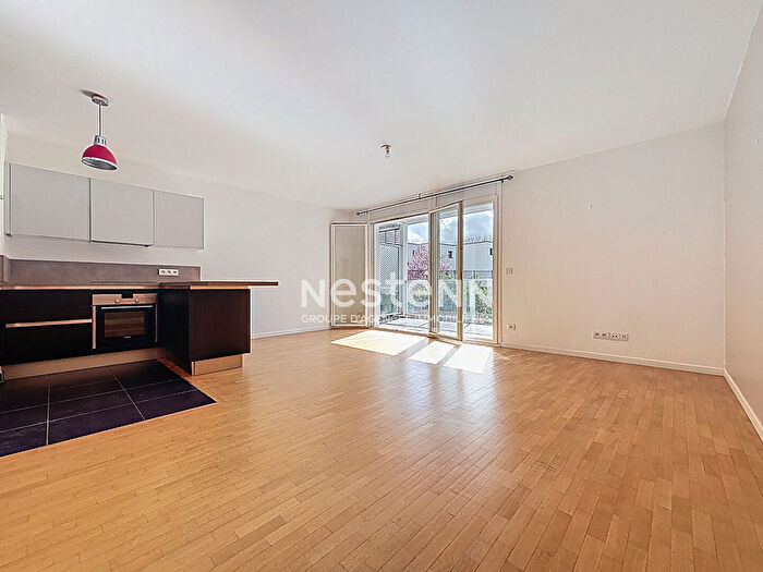 Appartement à vendre - Issy-les-Moulineaux, Les Epinettes, Le Fort, Les Hauts dIssy - 3 pièces - 2 chambres