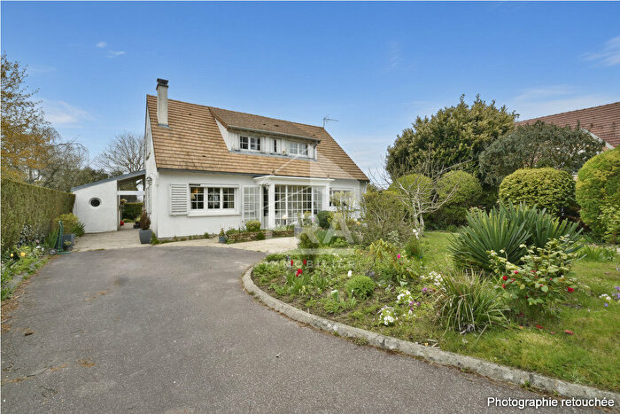 Villiers-Saint-Frédéric : Maison 5 pièces à vendre