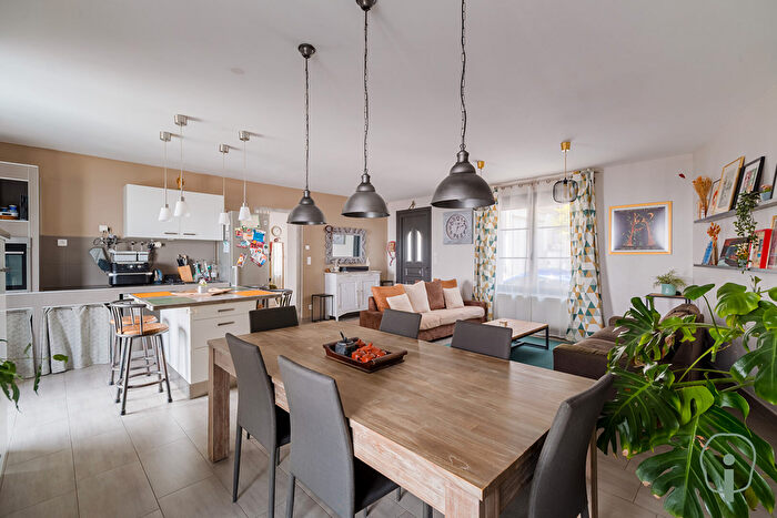 Maison 5 pièces à Montluel, à vendre