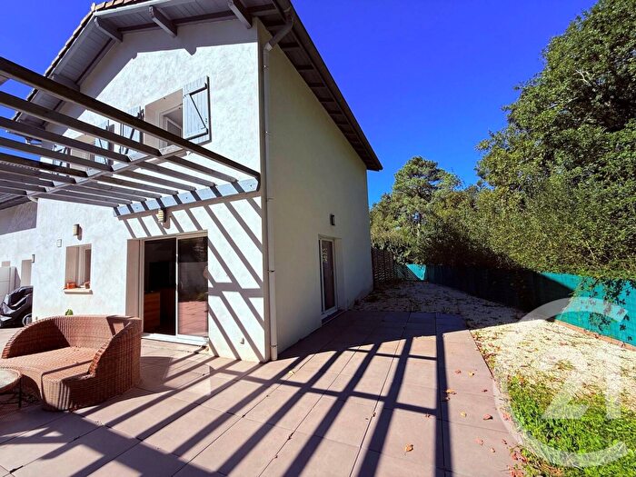 Maison à louer - Bassussarry - 5 pièces - 4 chambres