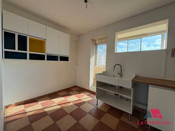 Appartement à louer - Pin Vert, Aubagne - 3 pièces - 2 chambres