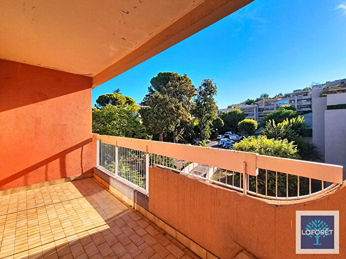 Appartement à vendre - Vallauris, Les Mauruches - 3 pièces - 2 chambres