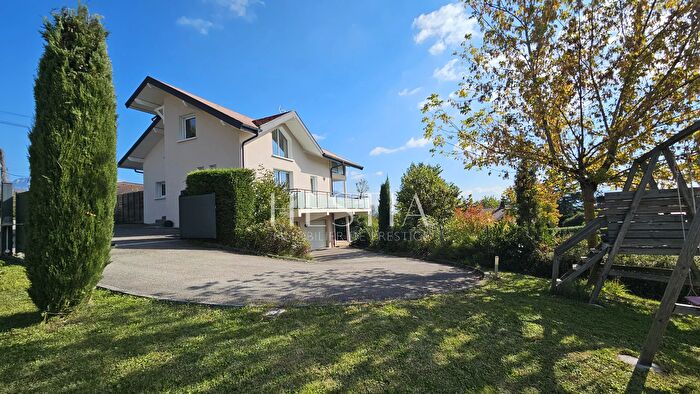 Maison à vendre - Pringy - 6 pièces - 5 chambres